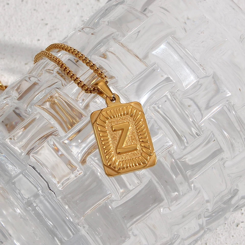 Personalized Letter Pendant – Gigi Collective